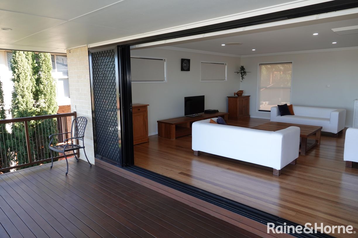 Prestige, Lifestyle & Breathtaking Views at 26 Freeman Court. - 26 ...