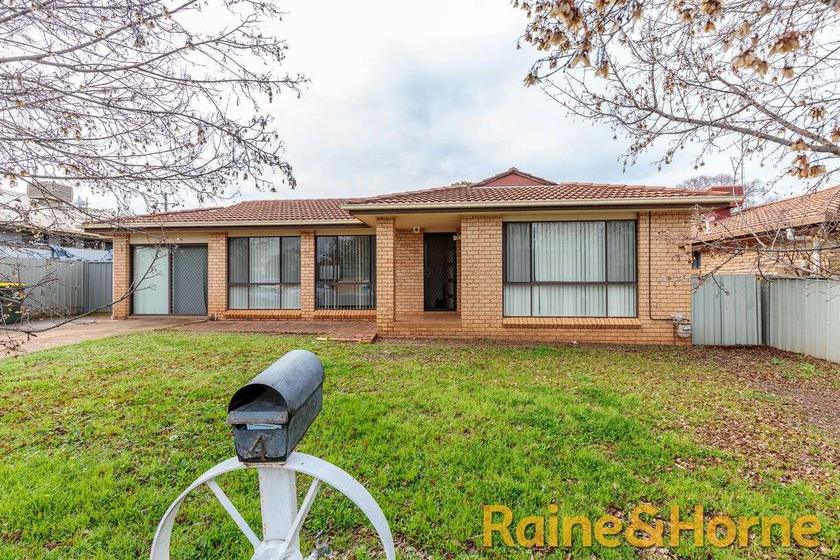 Sold for $500,000 on Oct 25, 2024 - 4 Wilson Street, Dubbo, NSW 2830 ...