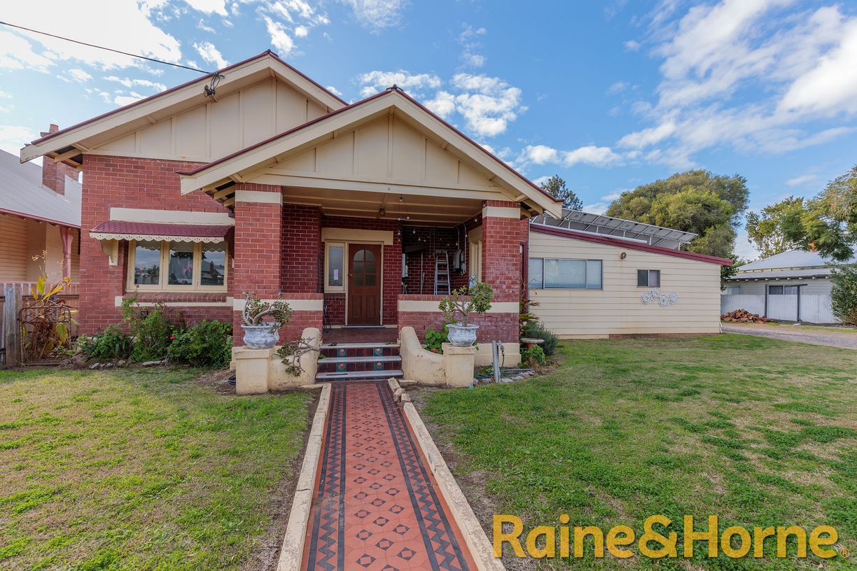Sold for $470,000 on Mar 20, 2026 - 8 Myrtle Street, Gilgandra, NSW ...