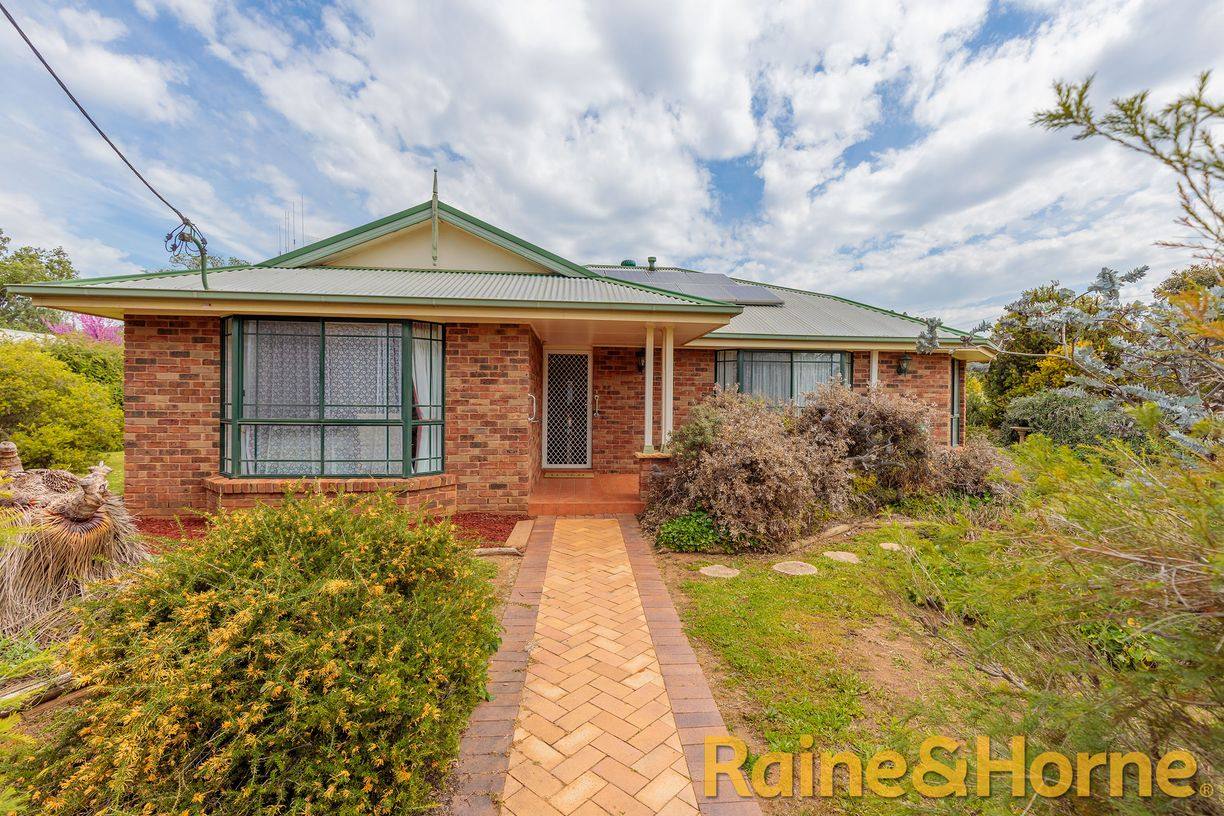 Sold for $710,000 on Dec 18, 2025 - 95 Jennings Street, Geurie, NSW ...
