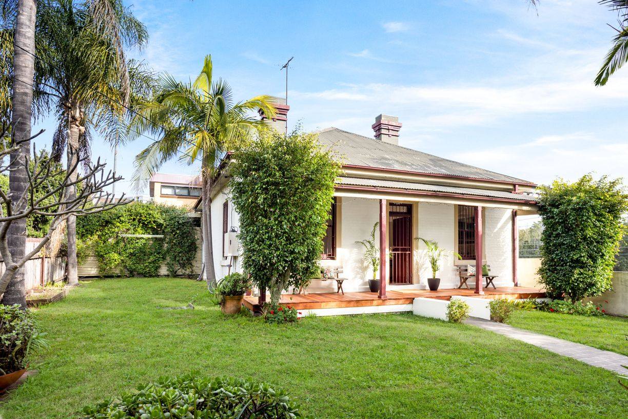 Sold for $1,300,000 on Jul 03, 2024 - 86 Station Street, Tempe, NSW 2044 - Raine & Horne ...