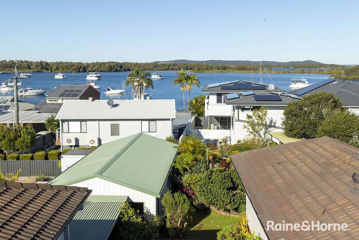 Stunning Character Property in Marks Point - A Must See! - 124 Marks ...