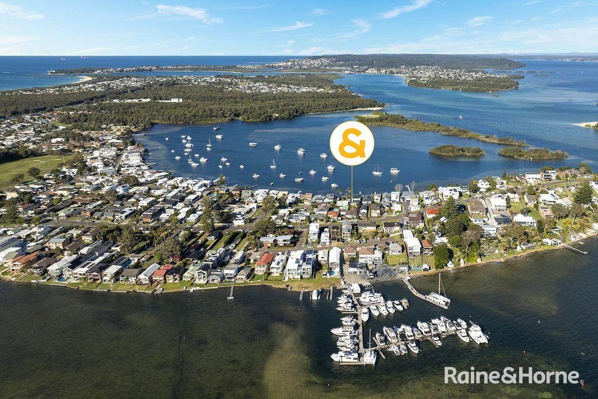 Stunning Character Property in Marks Point - A Must See! - 124 Marks ...