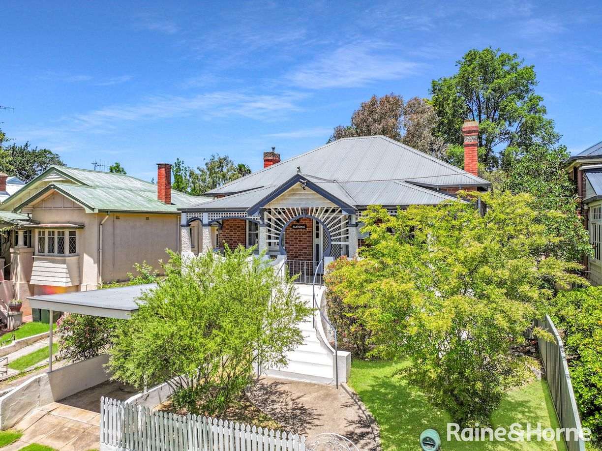 RENOVATED CHARACTER-FILLED BRICK HOME - 22 Brilliant Street, Bathurst ...