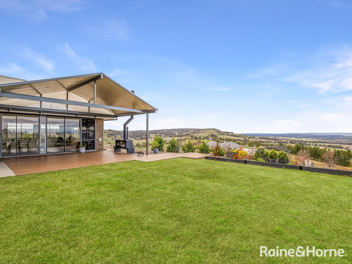 RURAL LIFESTYLE WITH INCREDIBLE VIEWS - 95 Willow Tree Lane, Mount ...