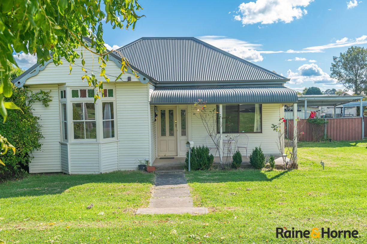 Sold for $370,000 on Jul 23, 2025 - 108 Grey Street, Glen Innes, NSW ...
