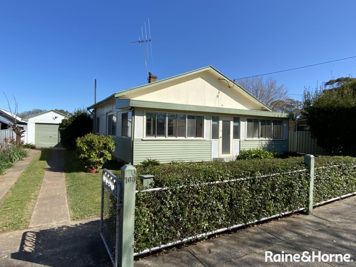 Sold for $520,000 on Oct 21, 2024 - 165 Clinton Street, Orange, NSW ...