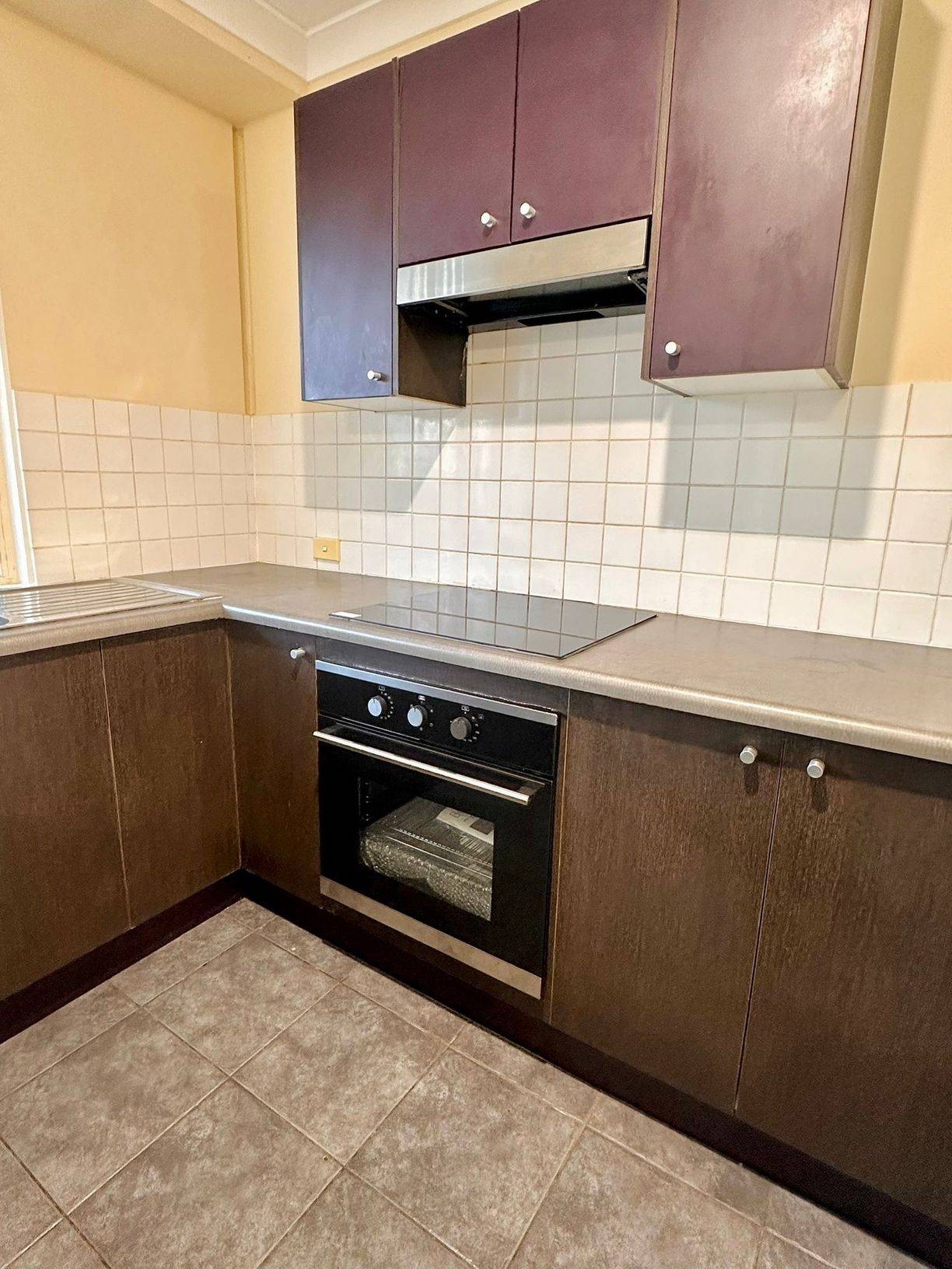 GROUND FLOOR Modern apartment Heart of Warwick Farm - 45/17-19 Hume ...