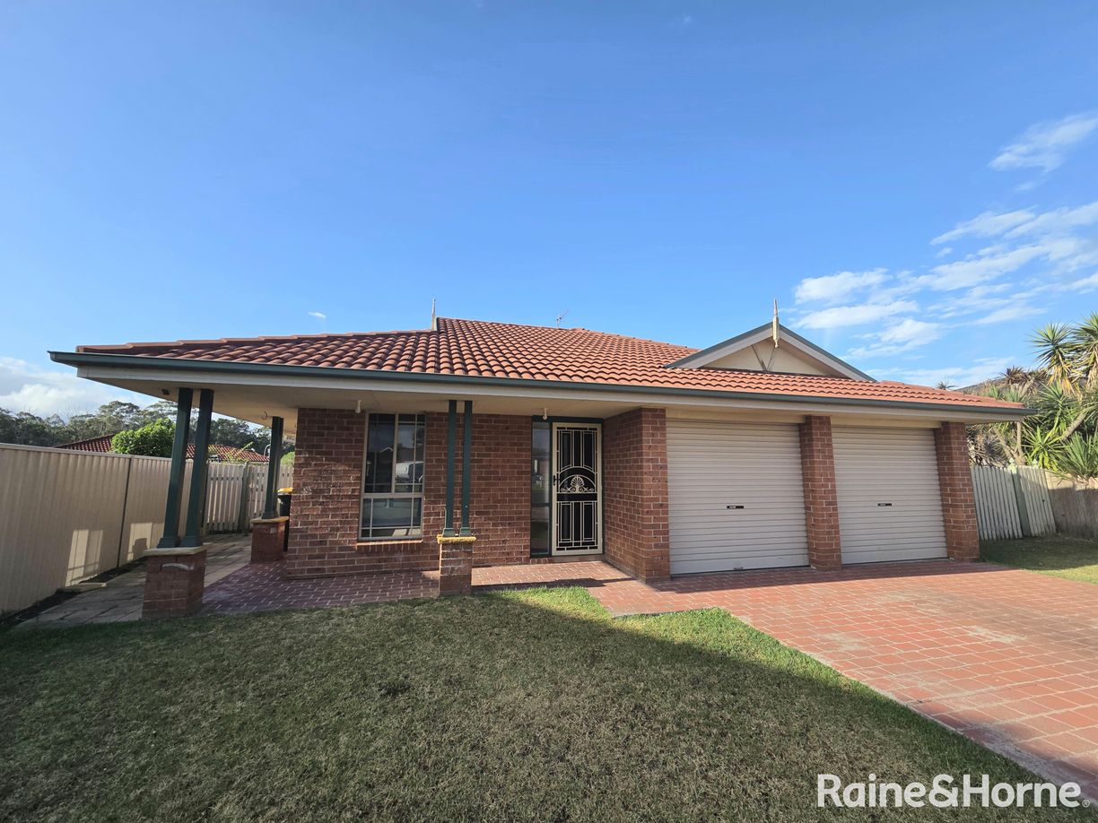 Comfortable, family-friendly home in a Worrigee - 28 Eucalyptus Avenue ...