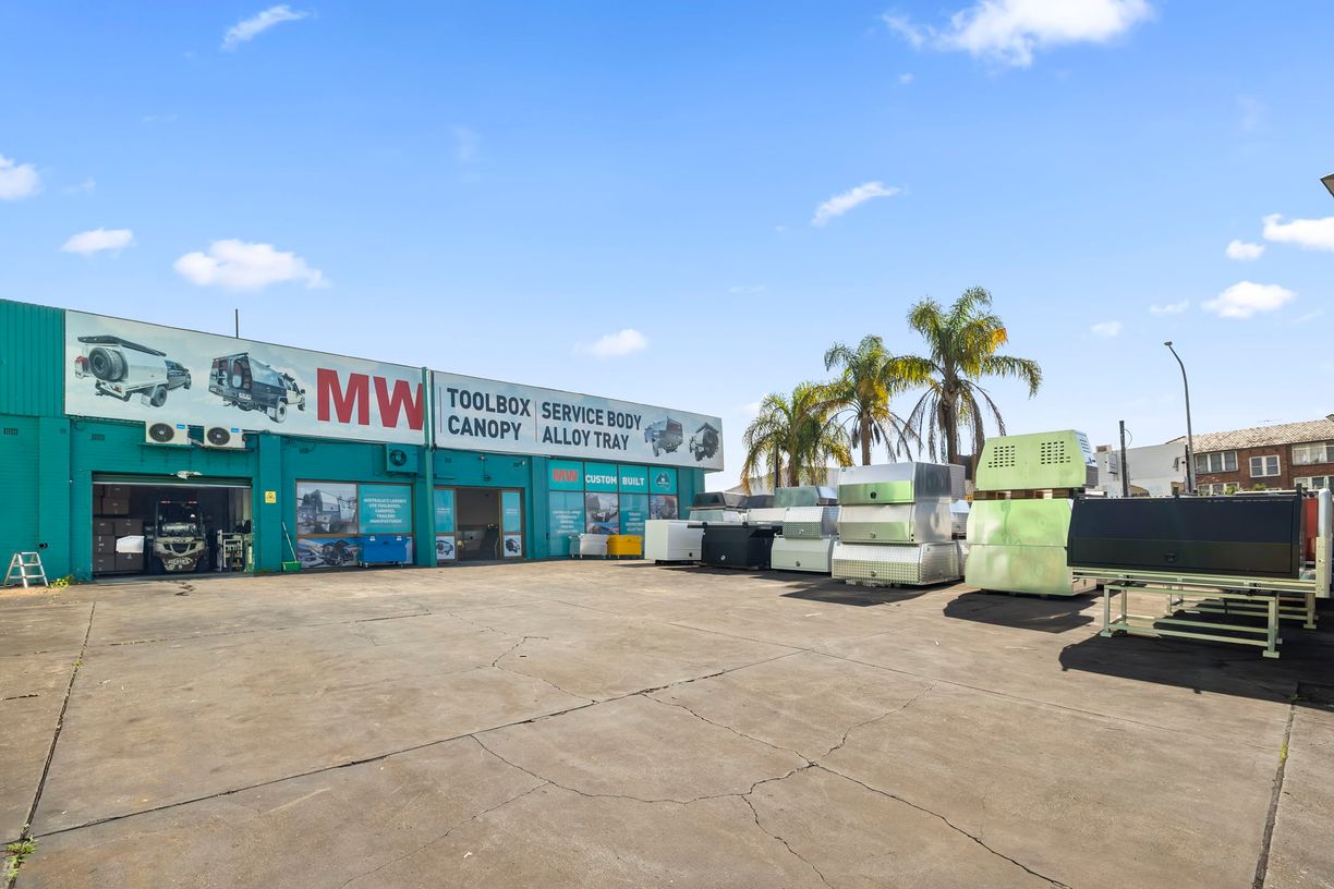 High-Exposure Corner Showroom/Warehouse with Vacant Possession - 110 ...