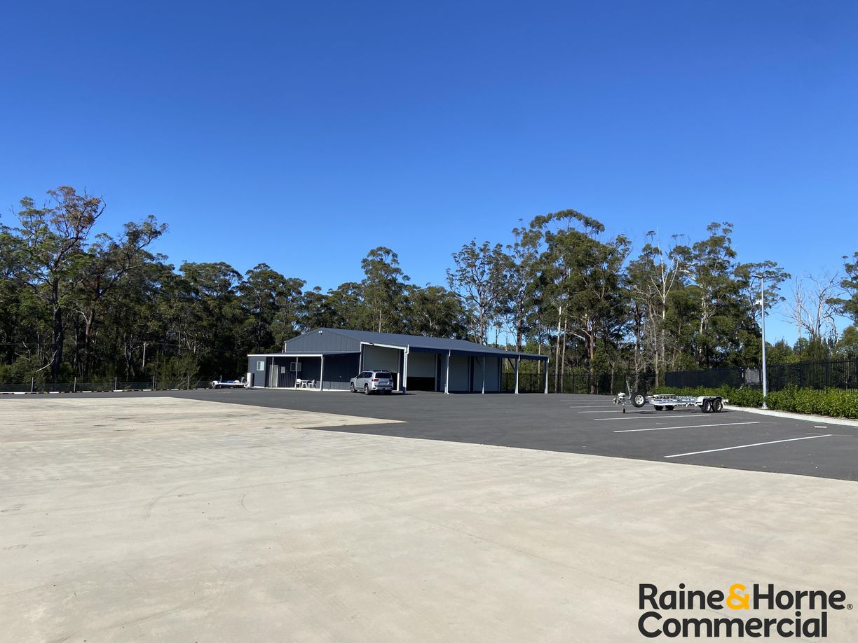 Highway Positioned Warehouse with lard yard - 2 Waapangal Road ...