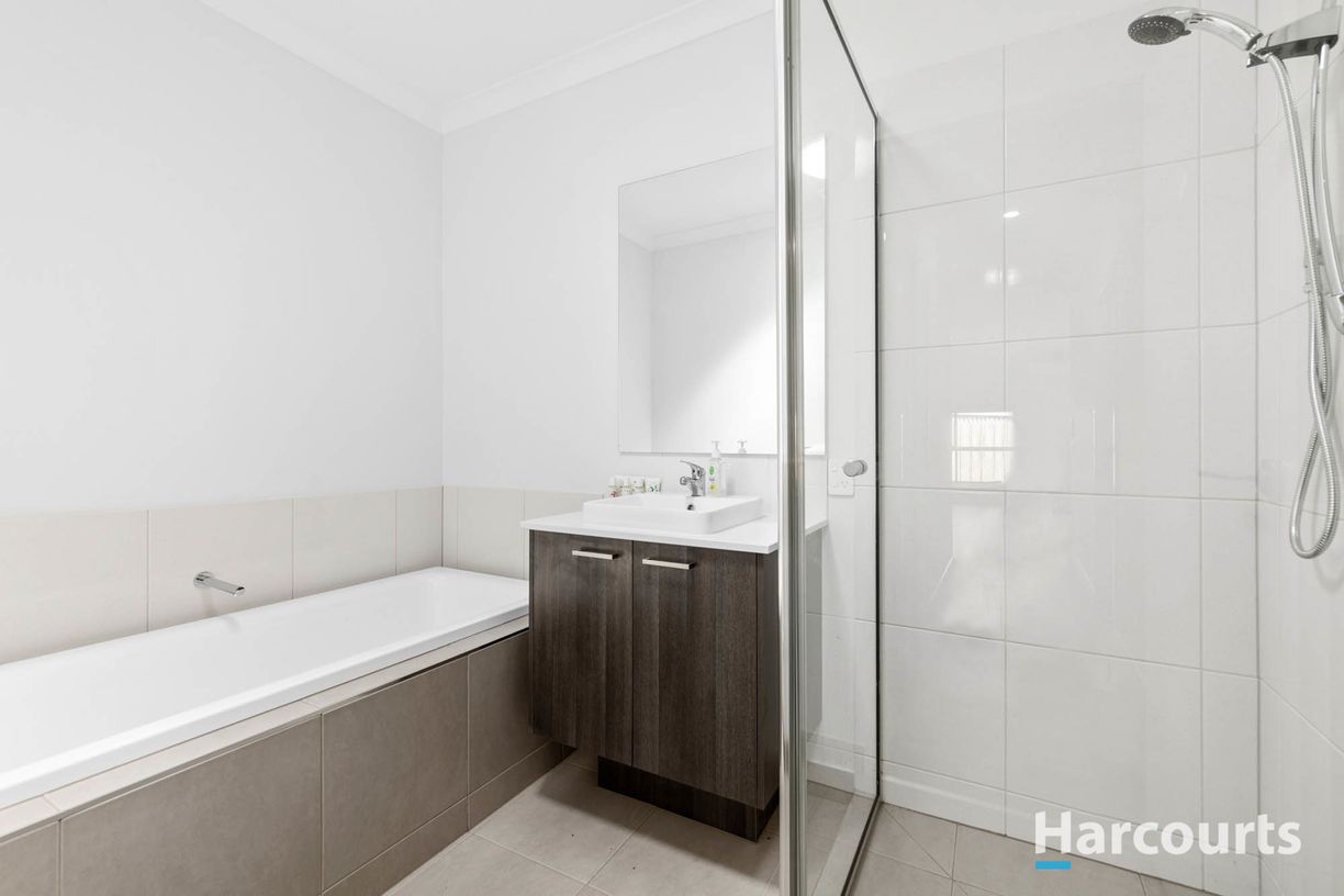 Modern Comfort & Easy Living - 7 Waler Street, Aintree, VIC 3336 ...