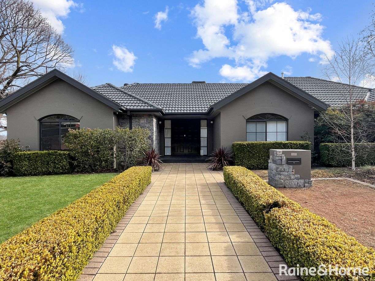 Rented for $1,050 Per Week - 1 Sycamore Street, Jerrabomberra, NSW 2619 ...