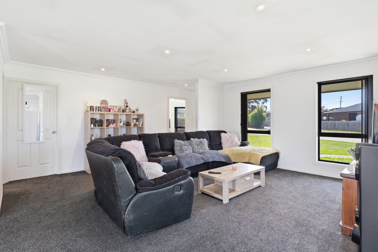 Modern Living. Spacious & Affordable- Be Quick - 13 Phemie Court ...