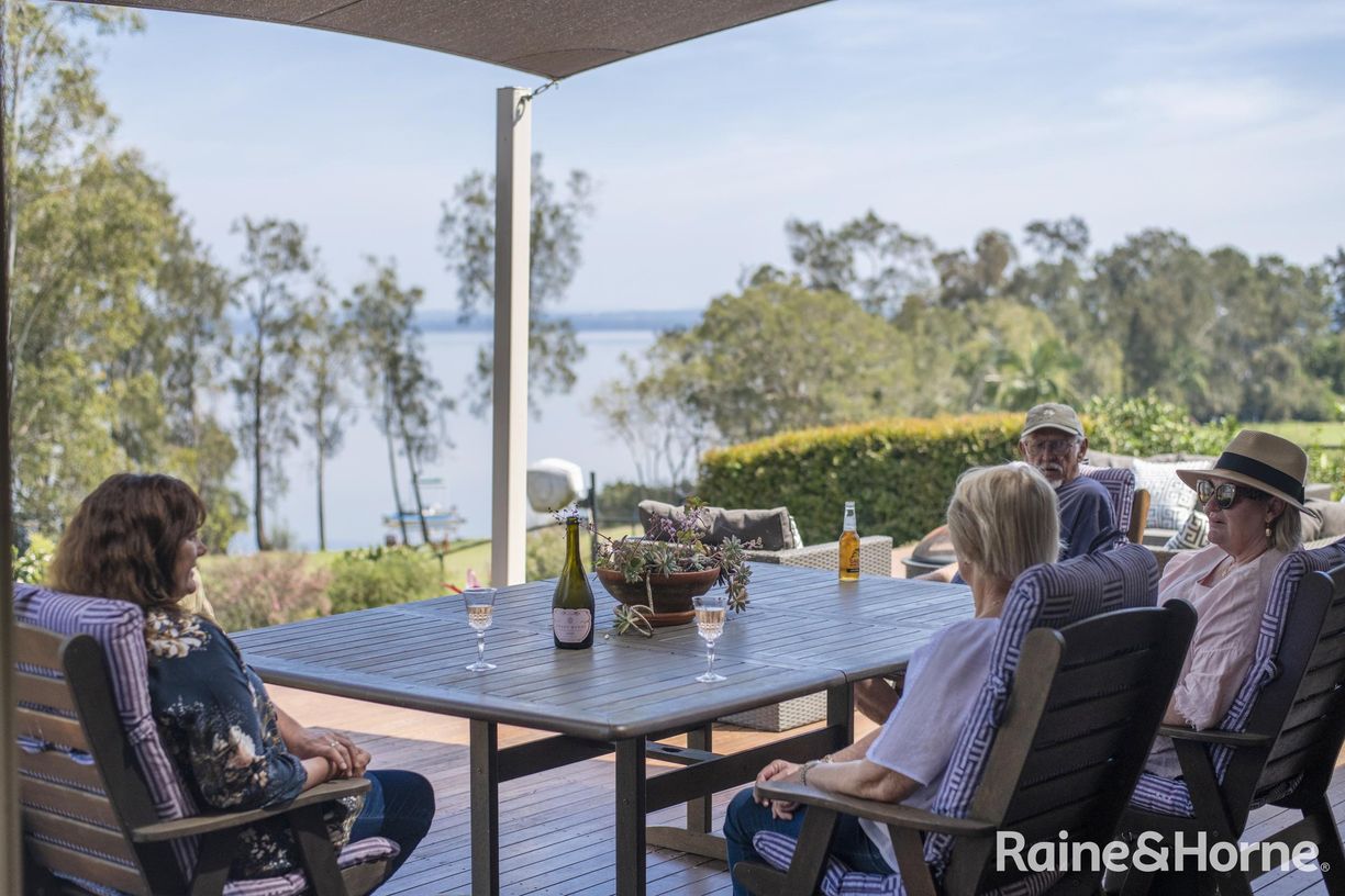 Stunning Waterfront Escape With Panoramic Views - 150 Patemans Road ...
