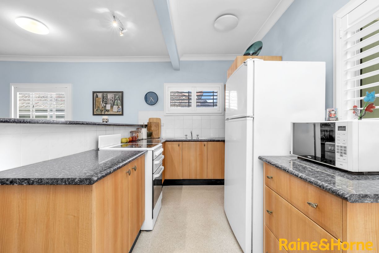 Freestanding House in Popular Pocket - 25 Parry Street, Putney, NSW ...