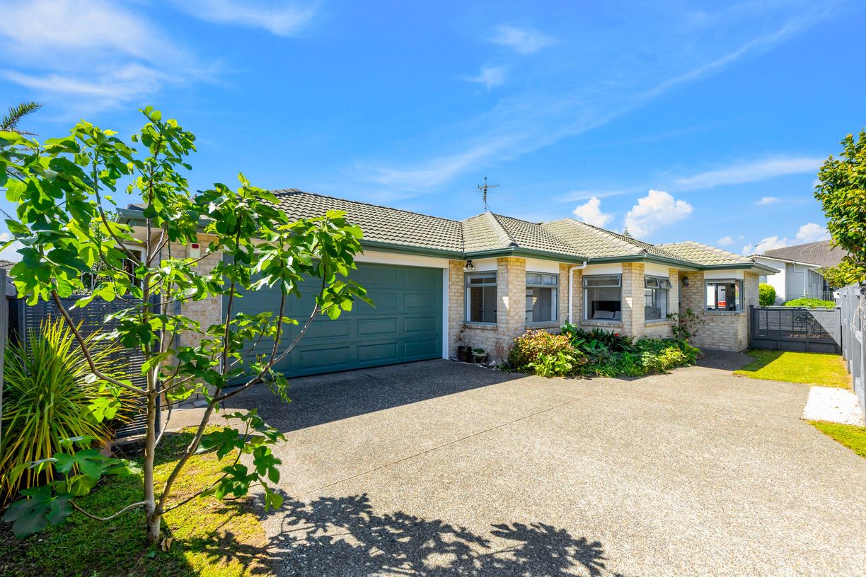 Prime Position - Perfect! - 19 Francis Skinner Place, Orewa - Raine ...