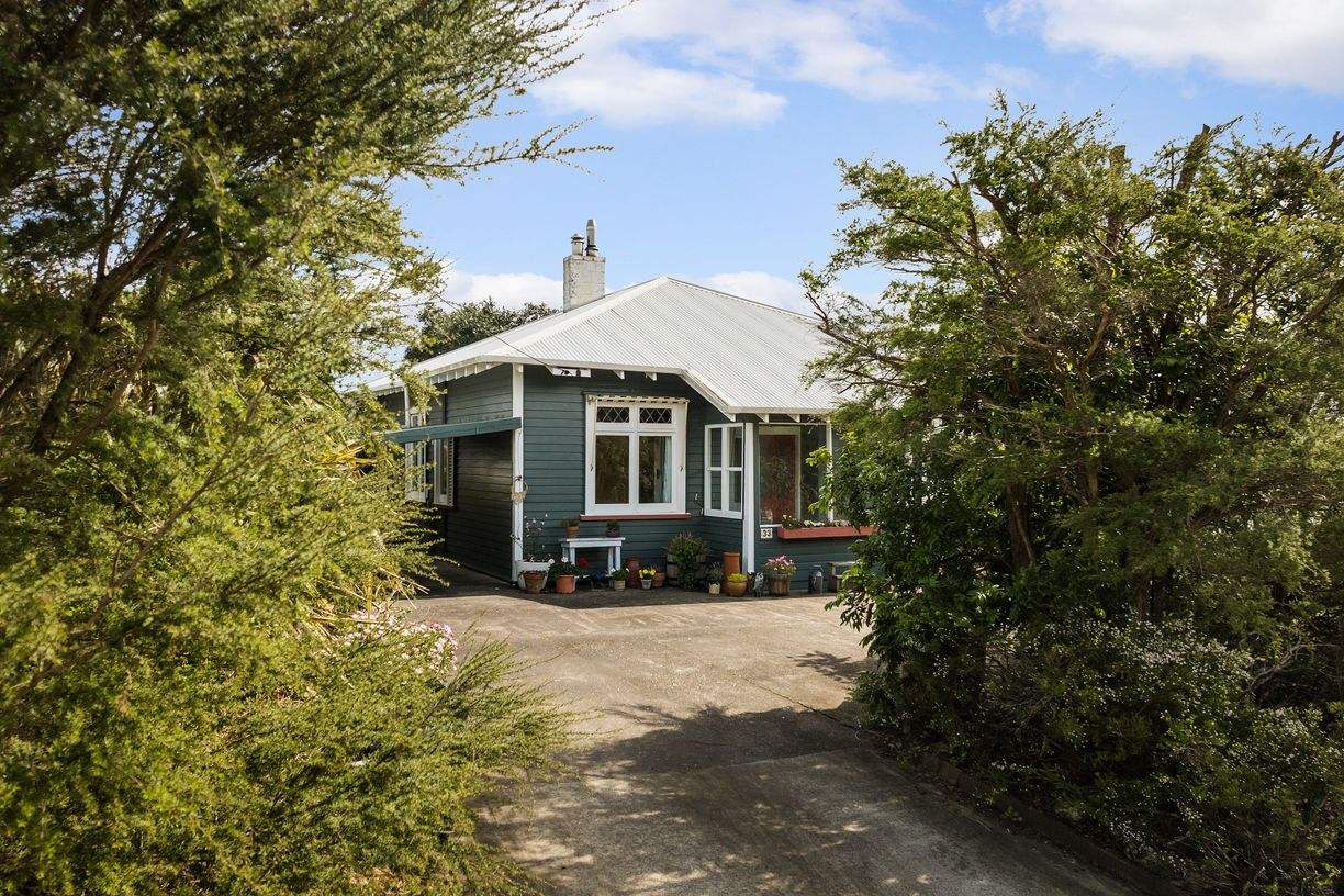 Escape, Unwind, and Call Me Home - 33 Bennett Street, Paeroa - Raine ...