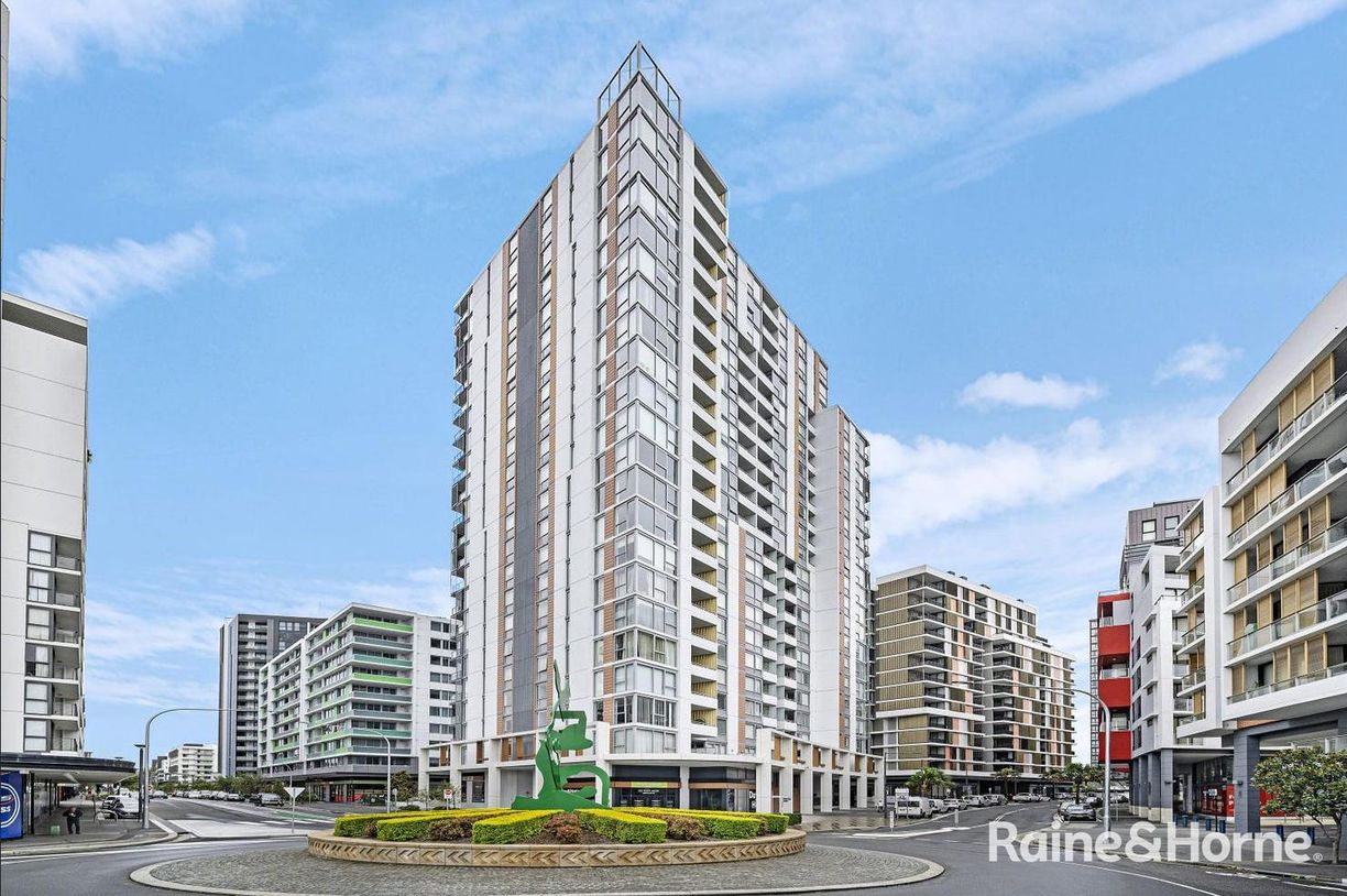 Modern Apartment Living in the Heart of Discovery Point - 703/1 Brodie ...