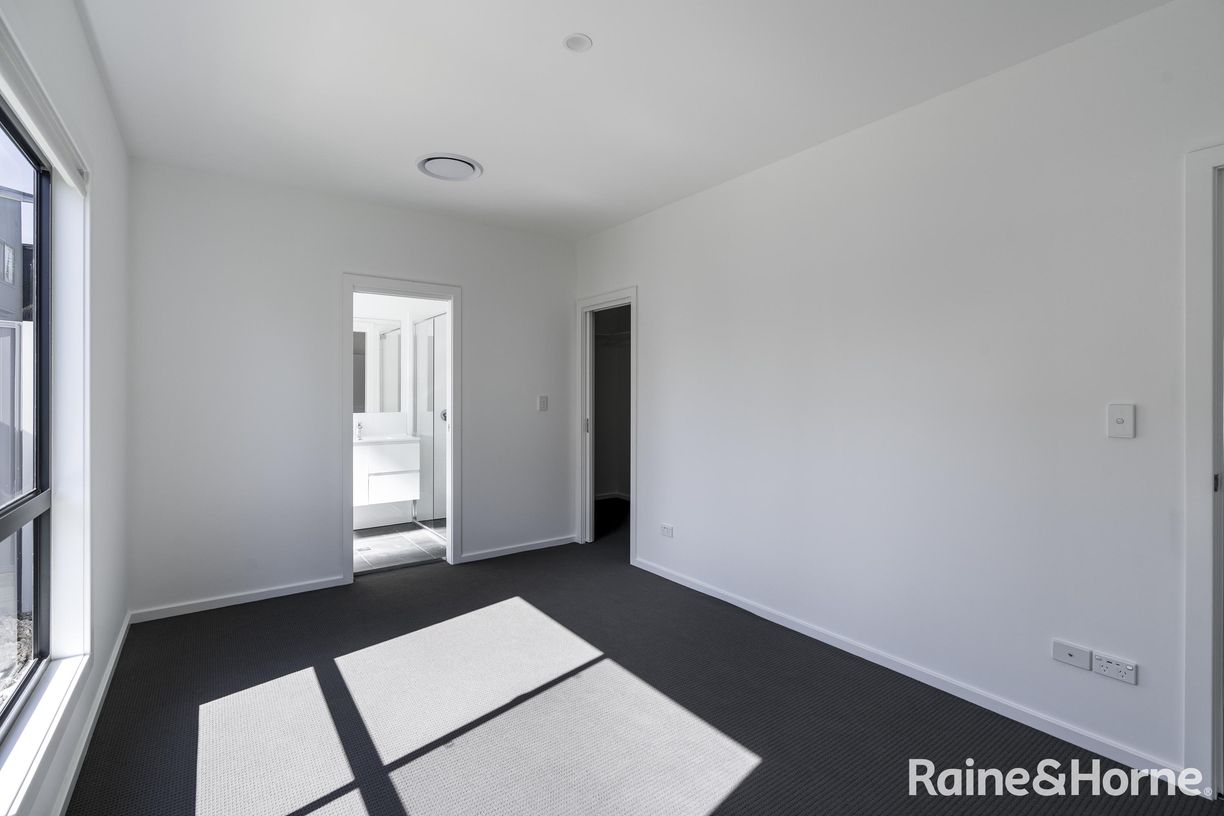 Rented for $700 - 6 Lily Rose Lane, Wallsend, NSW 2287 - Raine & Horne ...