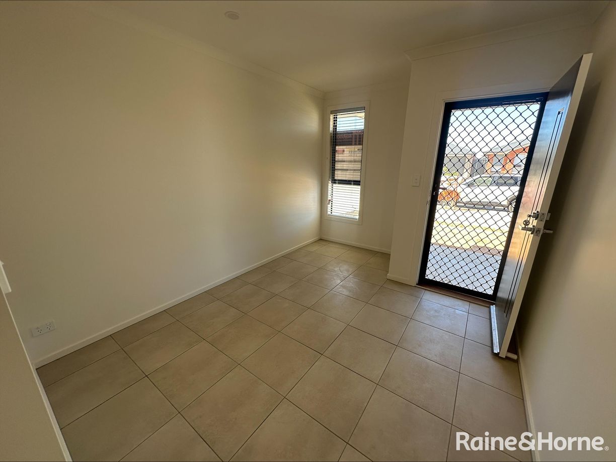 Brand New 4 Bedroom Home in Munno Para Downs! - 75 Hatcher Road, Munno ...