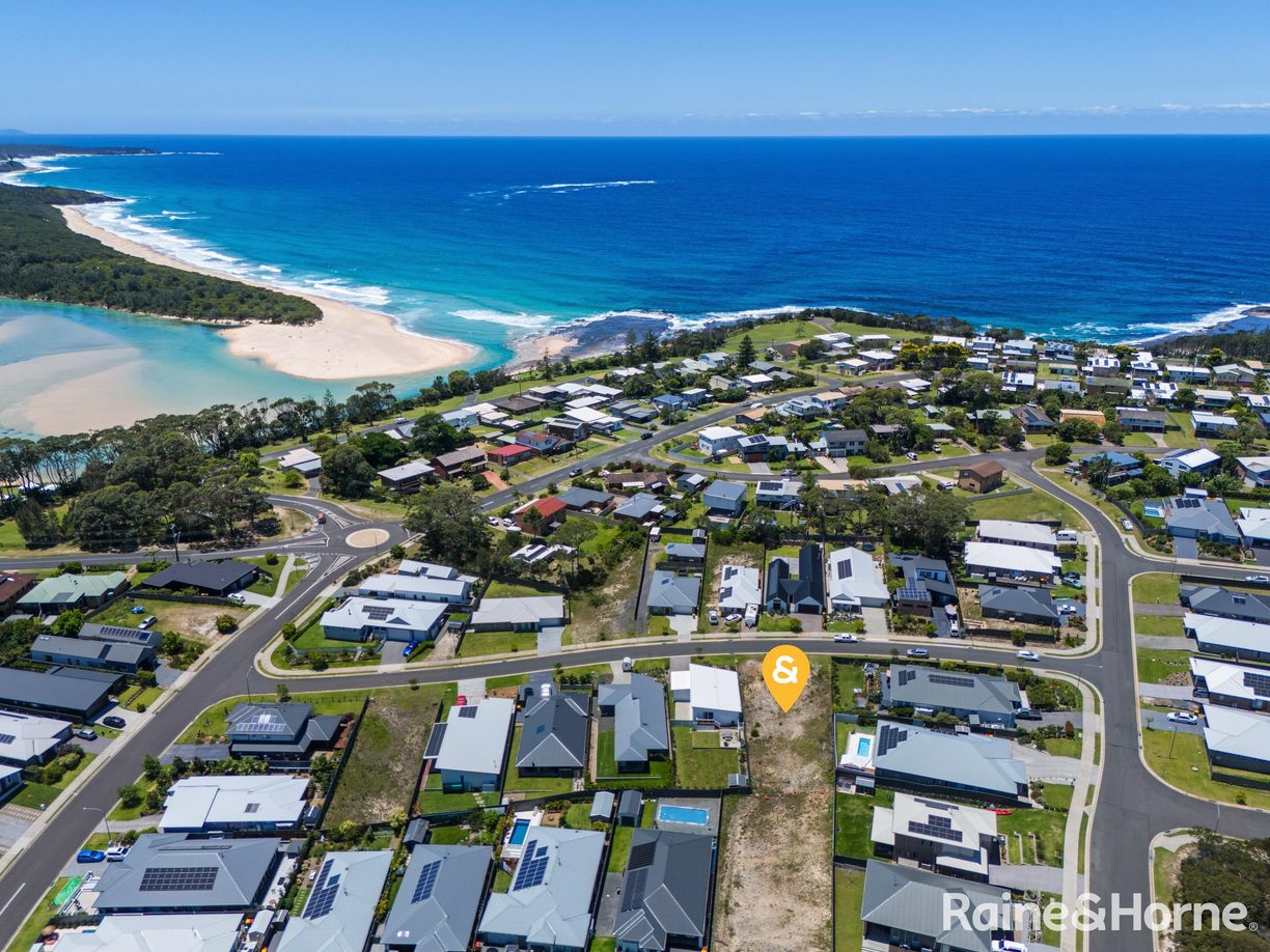 Sold for $560,000 on Jul 25, 2025 - 14 Galiga Crescent, Dolphin Point ...