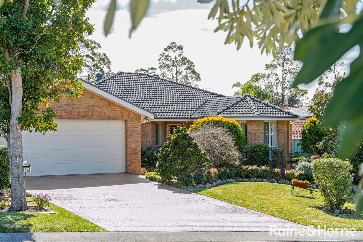 Sold for $1,027,000 on Nov 10, 2025 - 54 Tulip Oak Drive, Ulladulla ...