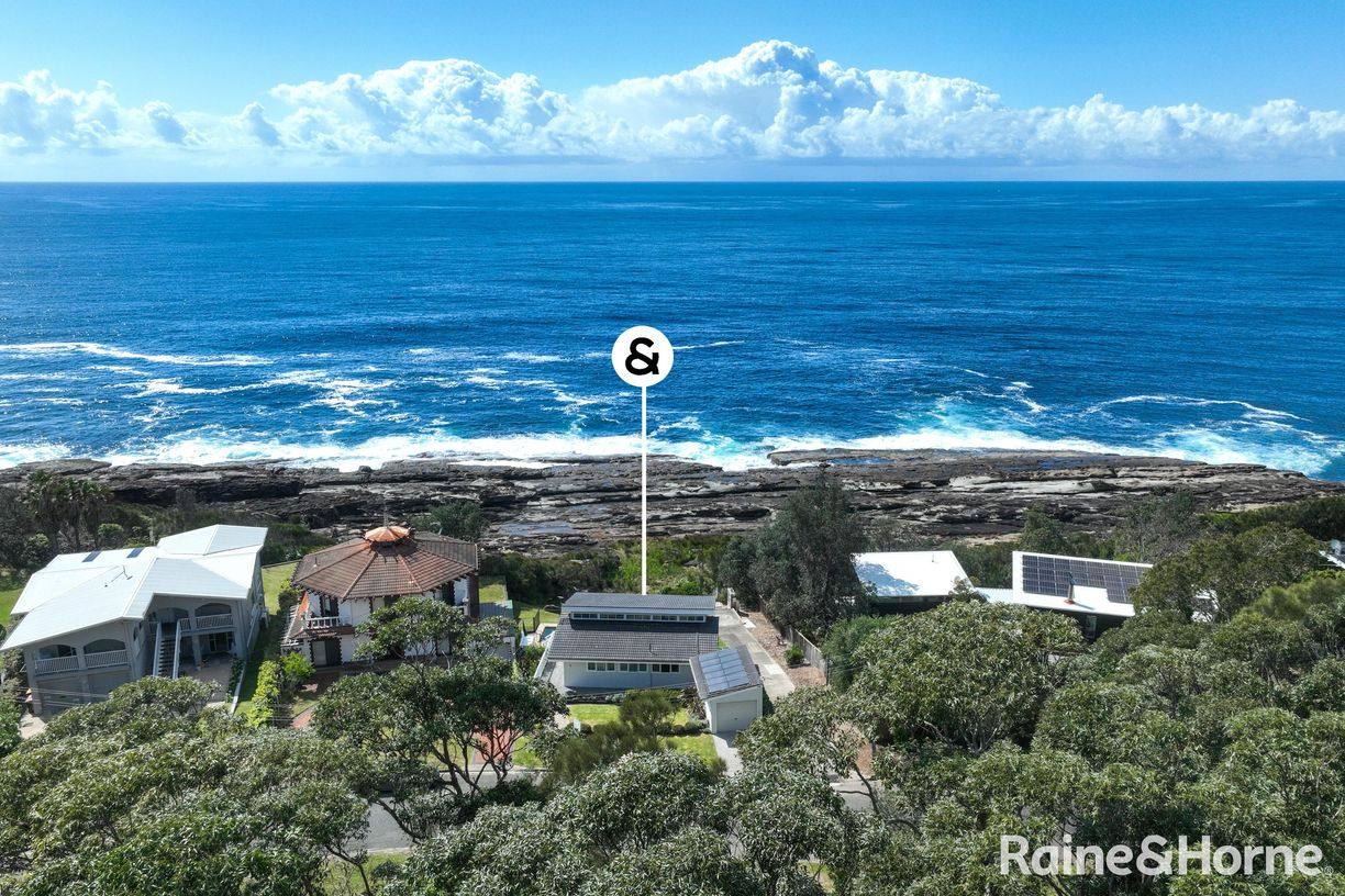 Waves, Views & Prestige - Mollymook's Ultimate Beach House - 5 Cliff ...