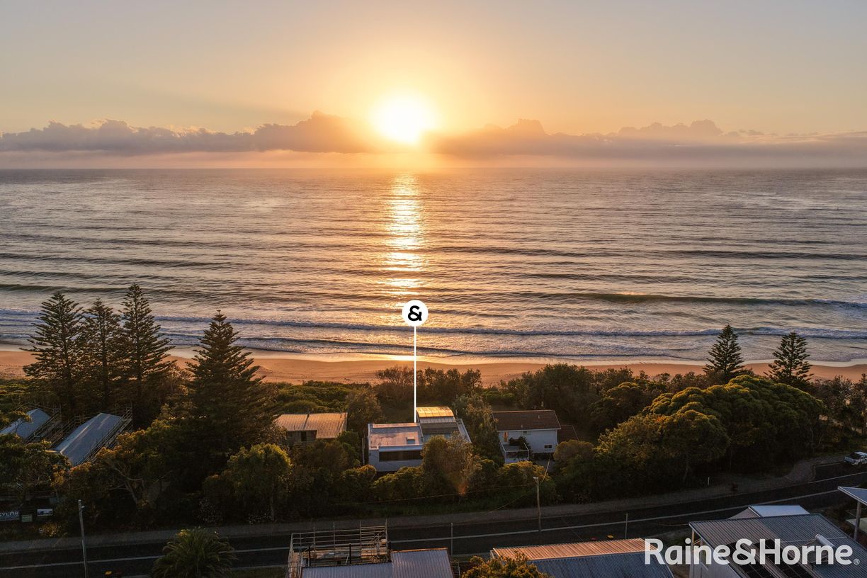Luxurious & Private Beachfront Residence - 66 Mitchell Parade ...