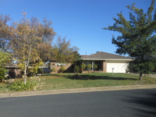 Sold - 4 Normoyle Crescent, Young, NSW 2594 - Raine & Horne Young
