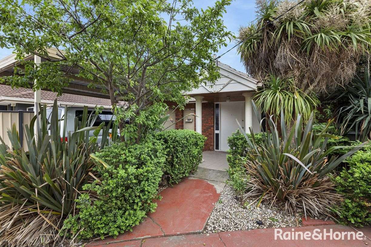Sold - 8 Gray Court, St Albans, VIC 3021 - Raine & Horne St Albans