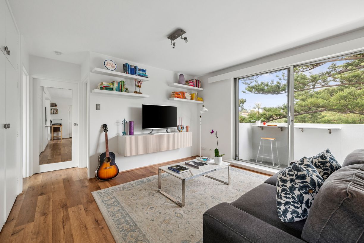 Sold - 5/343 Old South Head Road, North Bondi, NSW 2026 - Raine & Horne ...