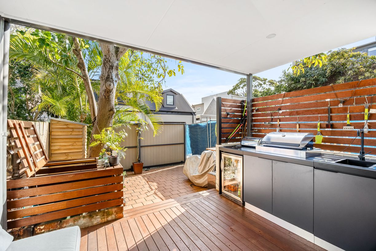 Rented for $950 PER WEEK - LEASED AT FIRST VIEWING - 101 Lawrence ...