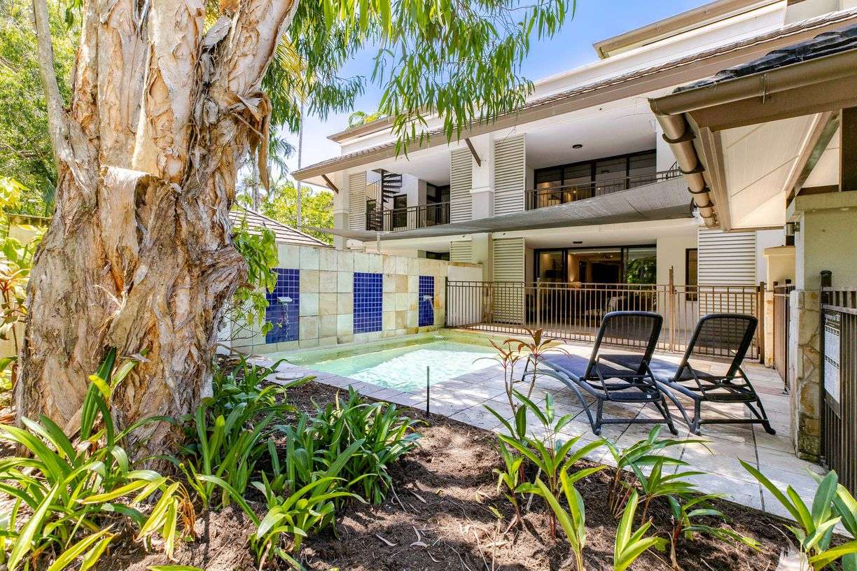 SPACIOUS SEA TEMPLE VILLA WITH PRIVATE POOL - 122/22-36 Mitre Street ...