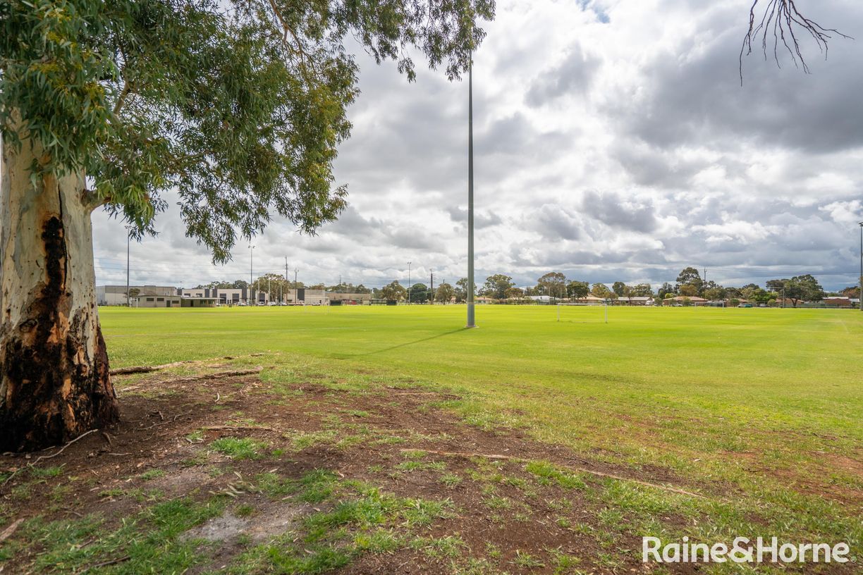 Investment Opportunity: Low-Maintenance Maisonette on a Large Block ...