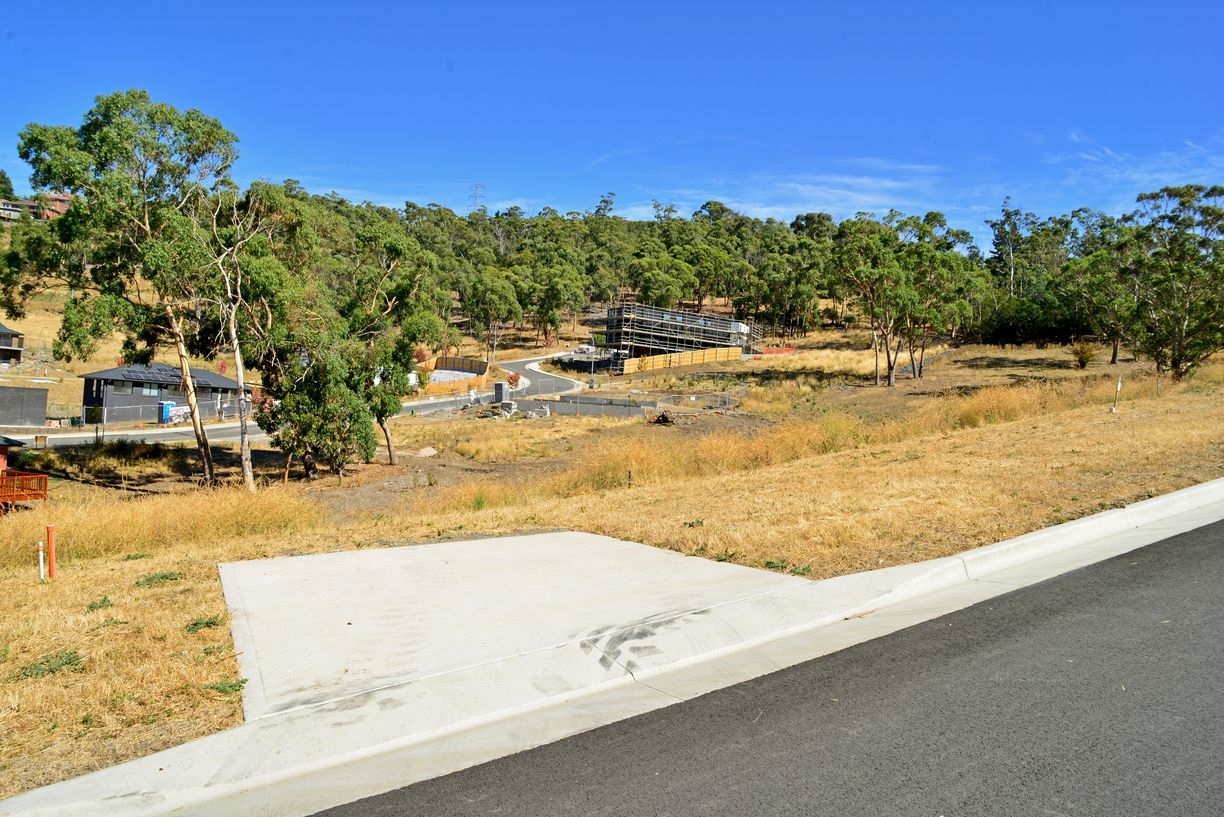 Fabulous Location! - 39 Kiewa Rise, Lenah Valley, TAS 7008 - Raine ...