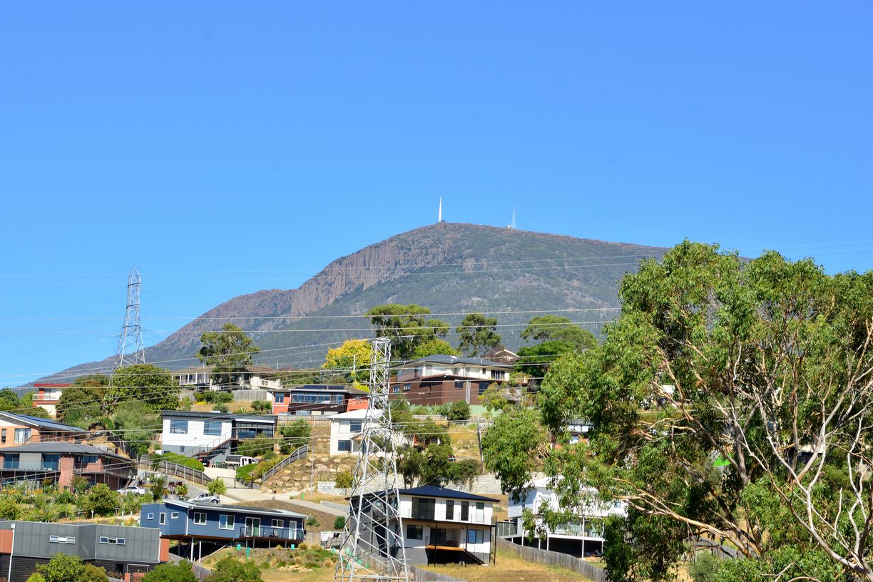 Fabulous Location! - 39 Kiewa Rise, Lenah Valley, TAS 7008 - Raine ...