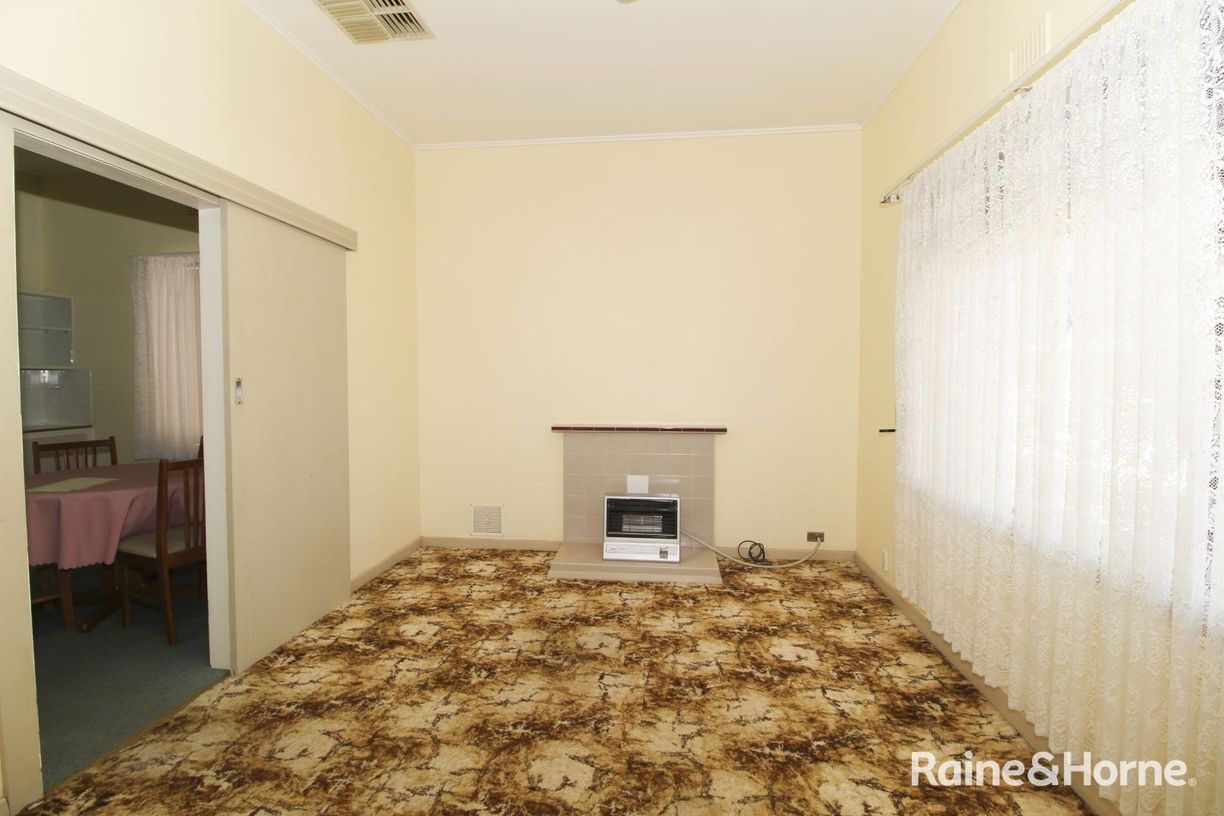 Extended Living Area - 8 Kinnear Street, Port Augusta, SA 5700 - Raine ...