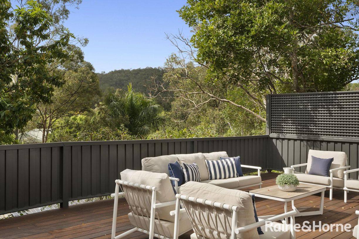 Sold for $1,850,000 on Oct 30, 2025 - 4 Sherborne Place, Chapel Hill ...