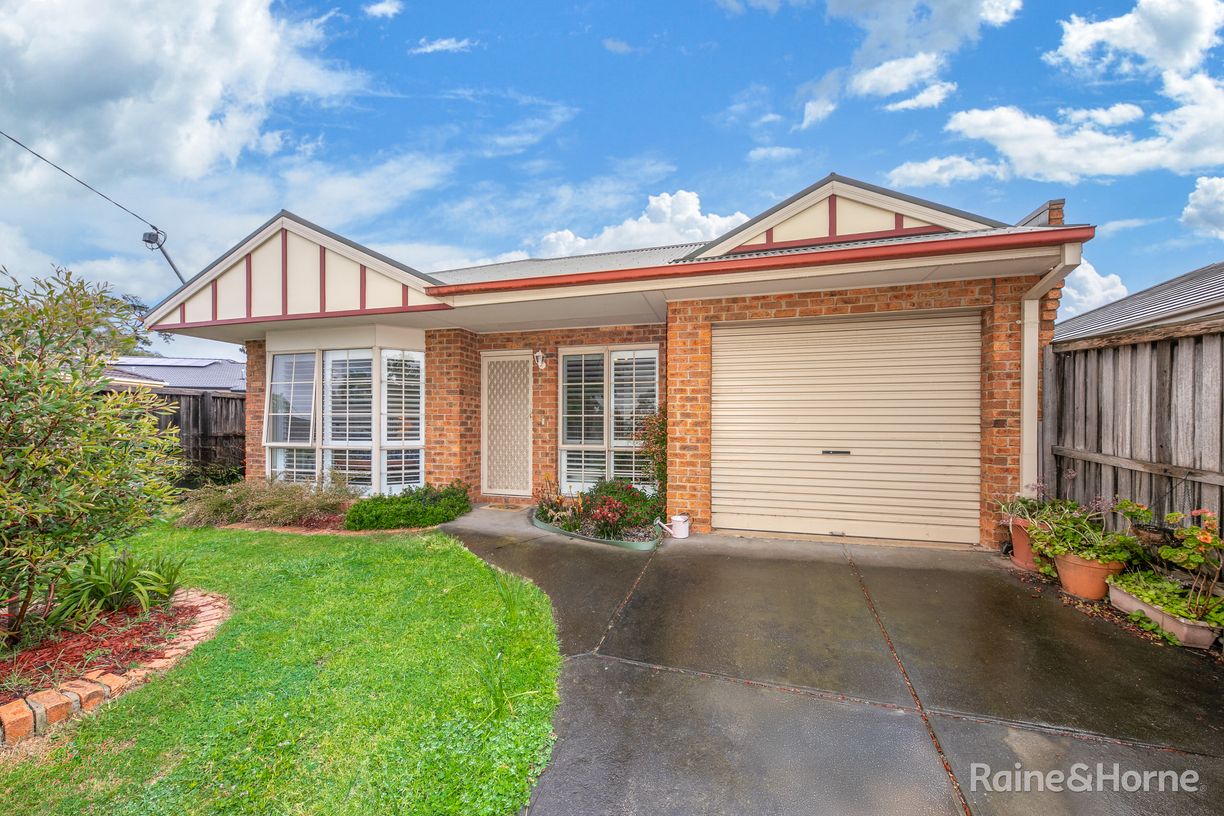 Rented for $500 - 56 Darbyshire Street, Sunbury, VIC 3429 - Raine ...