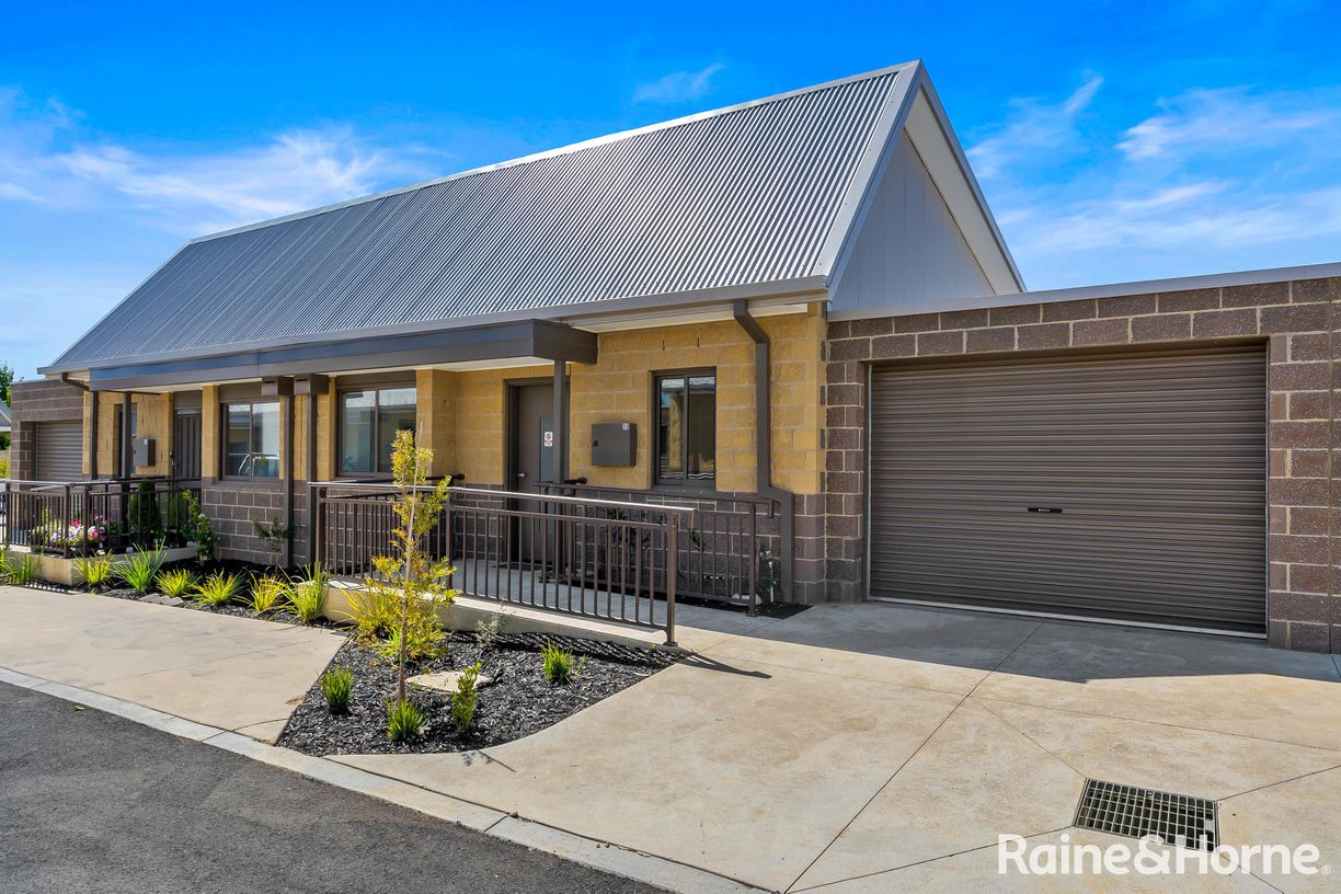 RETIREMENT LIVING IN STYLE! - 176 Station Road, New Gisborne, VIC 3438 ...